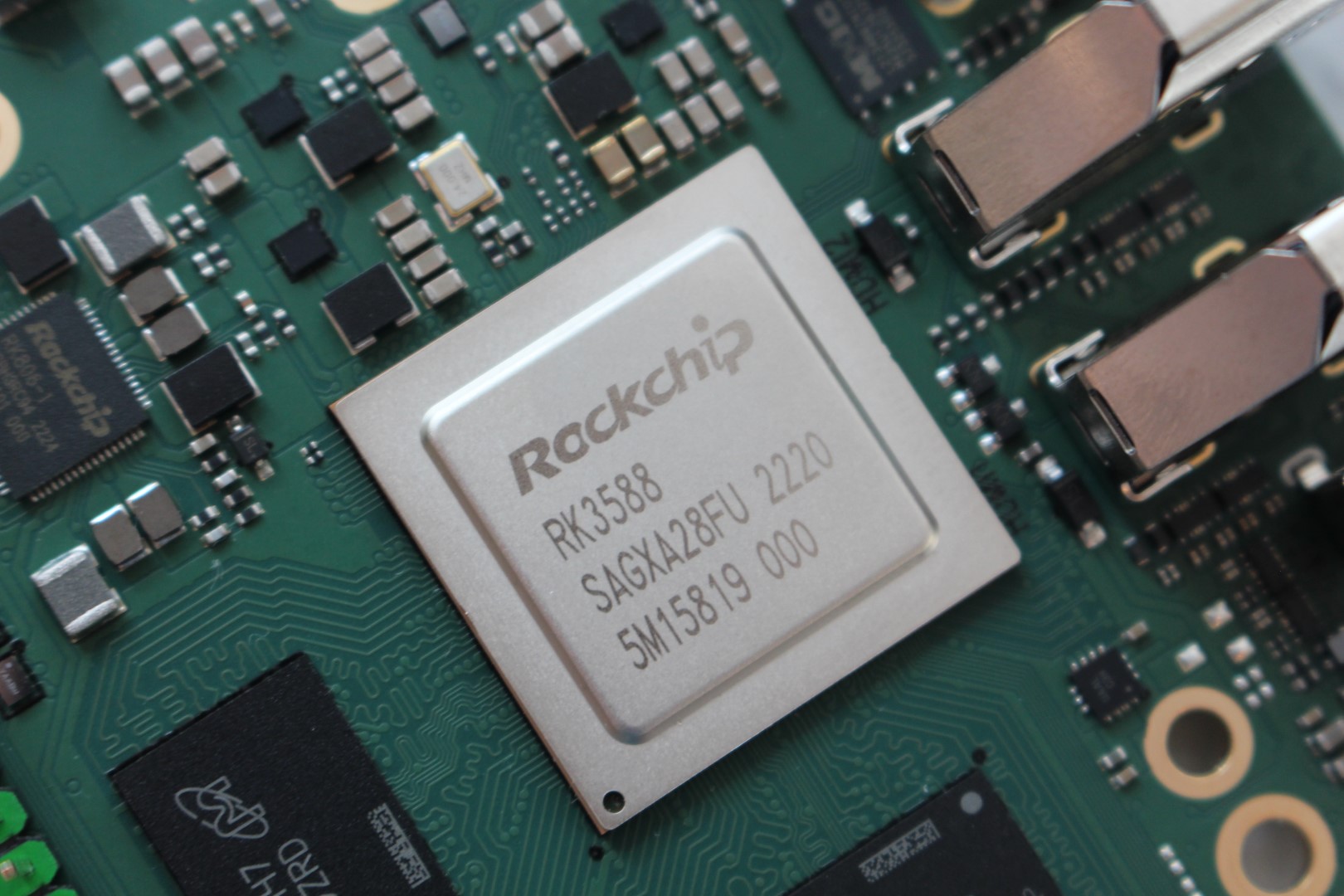 ROCK-5B First Look – Technologie Hub Wien